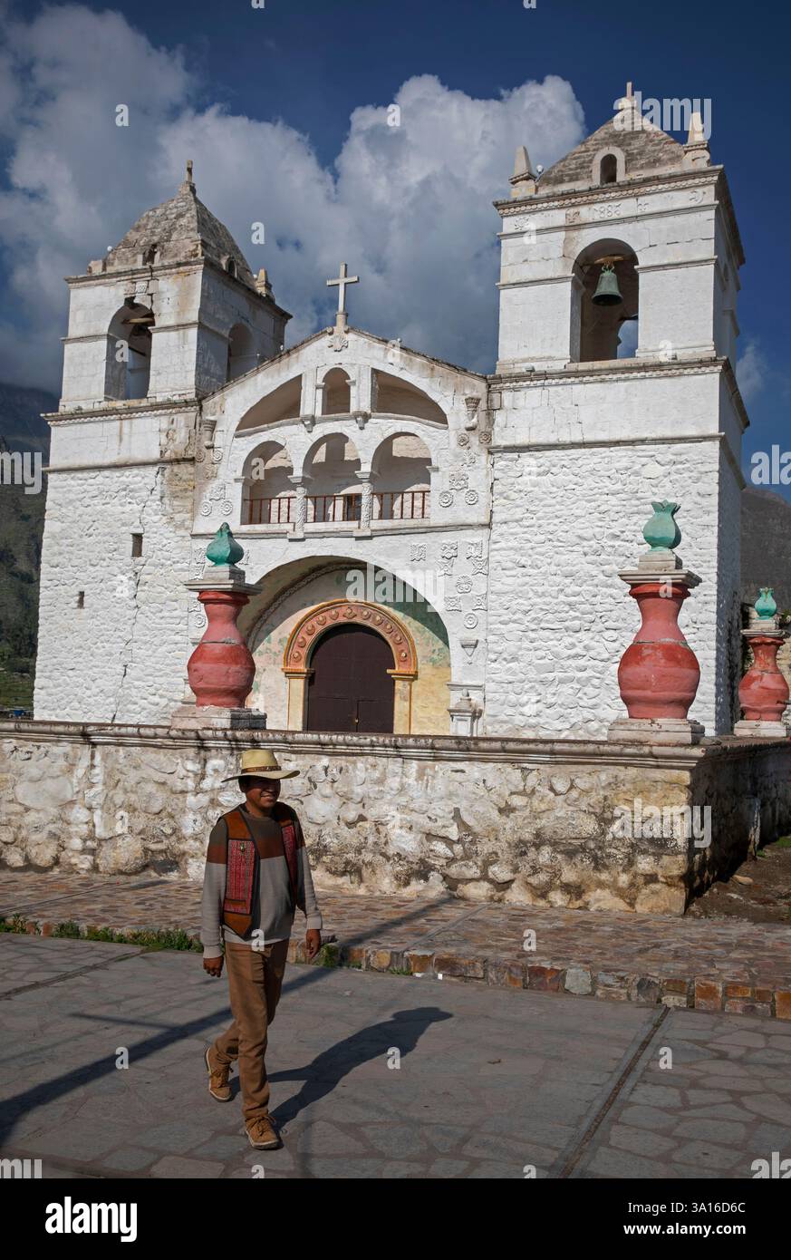 Peru, Andes Cordillera, Colca valley, man with hat in front of the ...