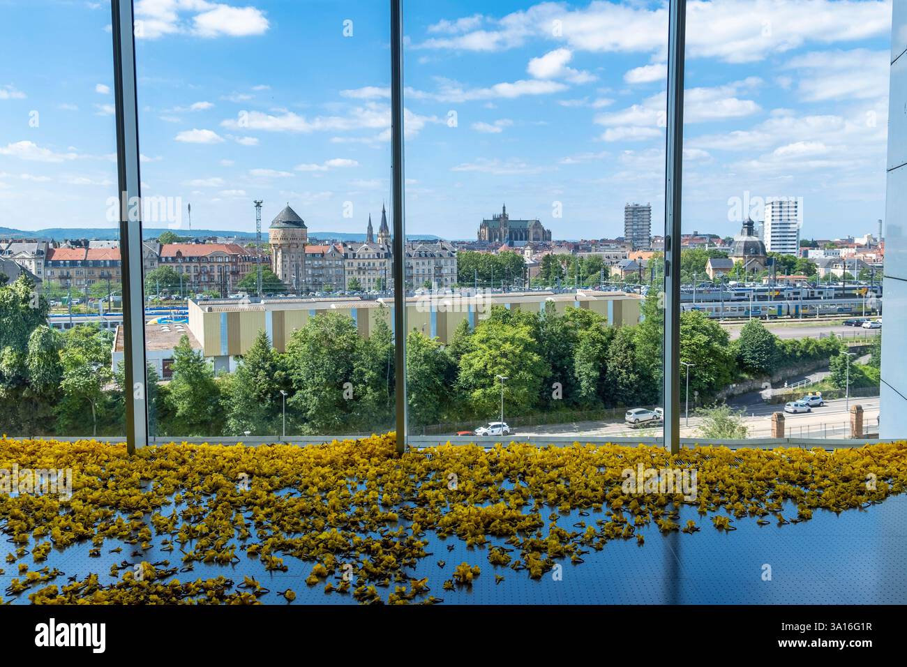 France, Moselle, Metz, Amphitheatre district, Centre Pompidou Metz, art ...