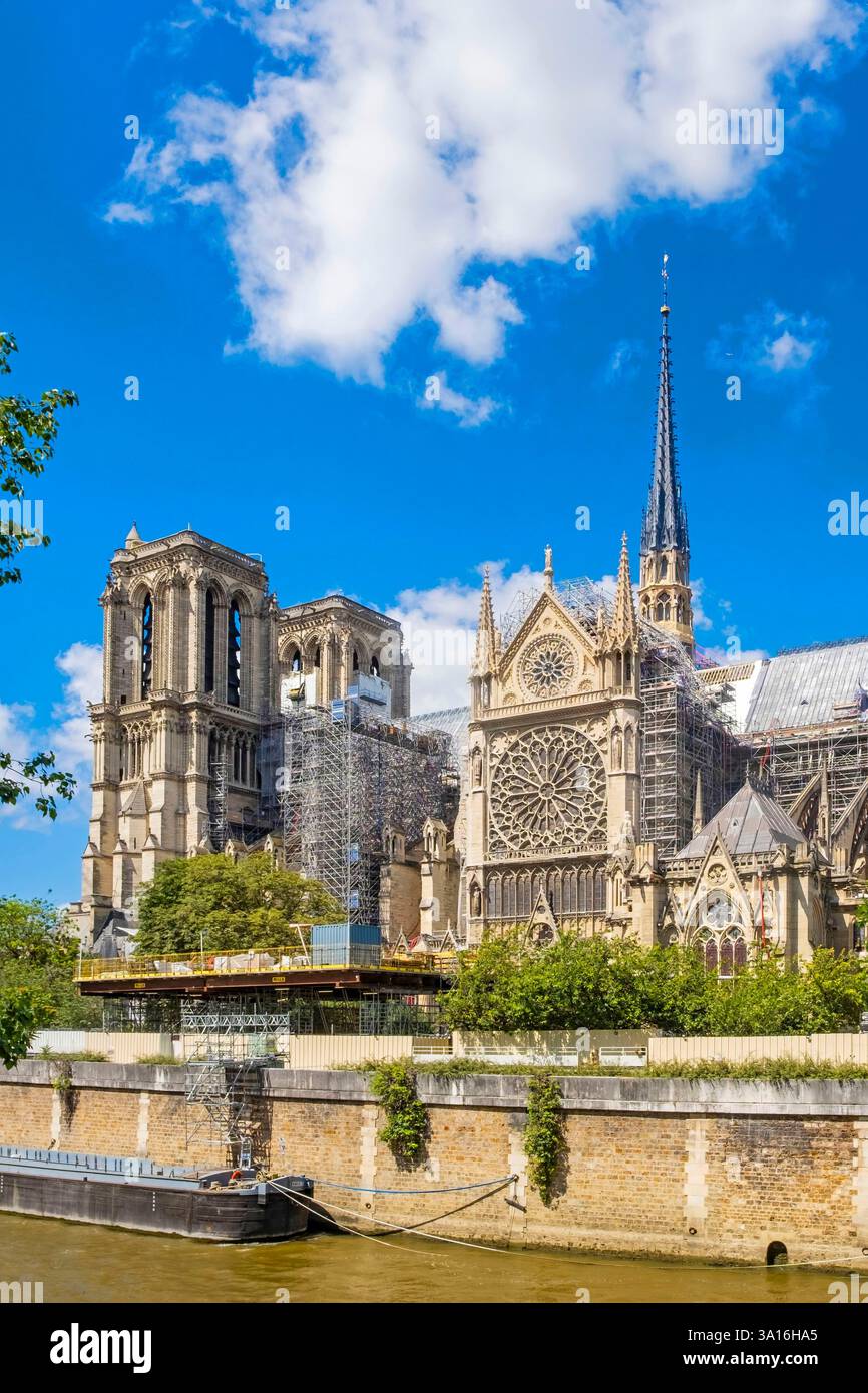 France, Paris, the banks of the Seine listed as World Heritage by ...
