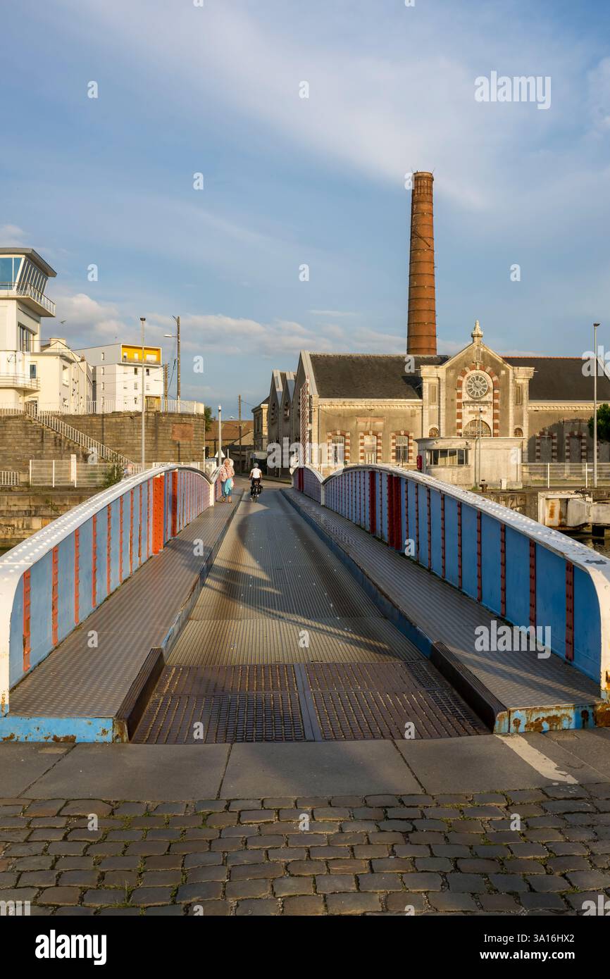 France, Loire Atlantique, Saint Nazaire, entrance to the south lock ...