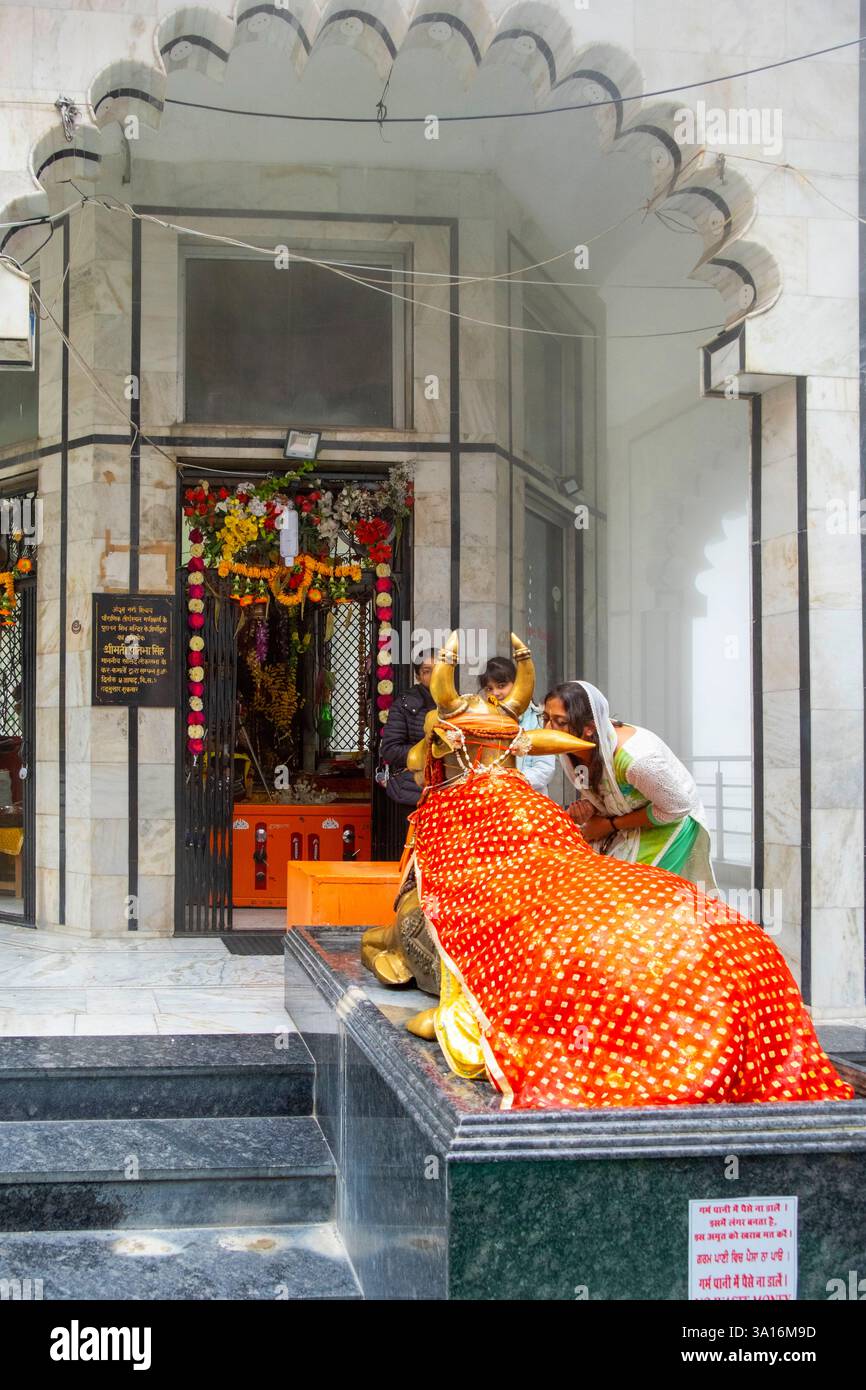 India, Himachal Pradesh state, Manikaran, Parbati river hot springs ...
