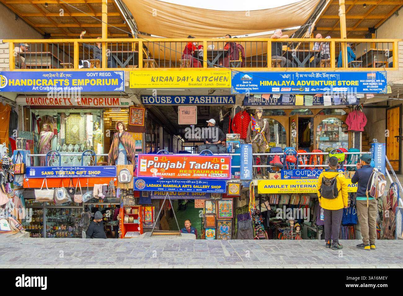 India, Ladakh state, Leh city, main pedestrian street, handicraft shop ...