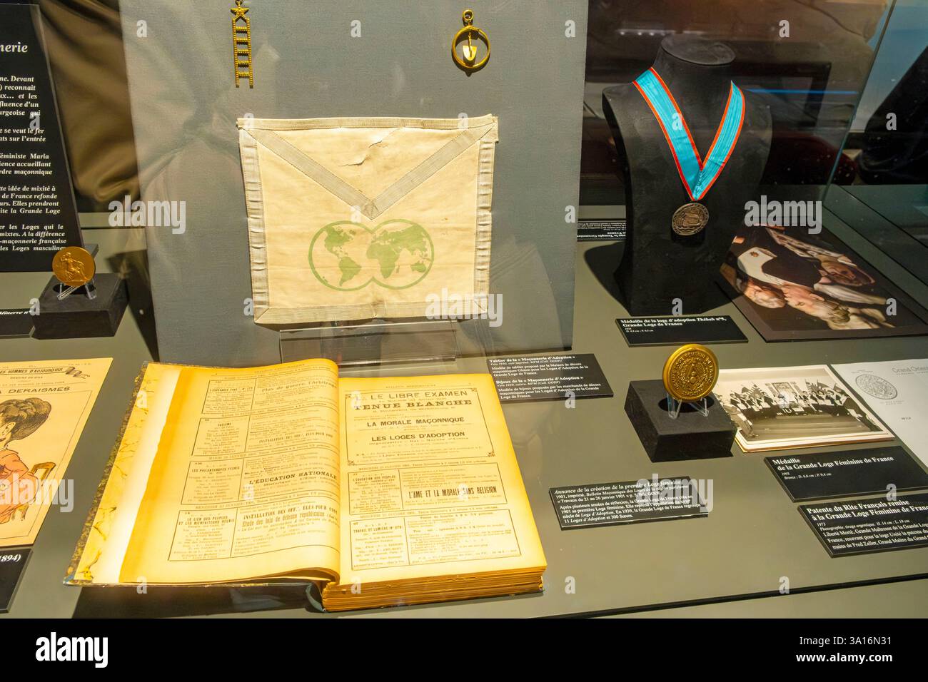 Book of freemasonry hi-res stock photography and images - Alamy