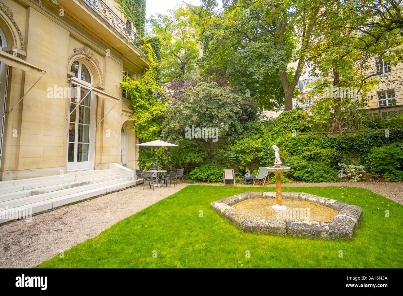 France, Paris, Singer Polignac Foundation Stock Photo - Alamy