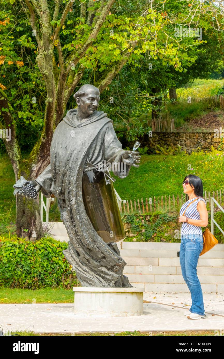 France, Marne, Hautvillers, statue of Dom Perignon Stock Photo - Alamy