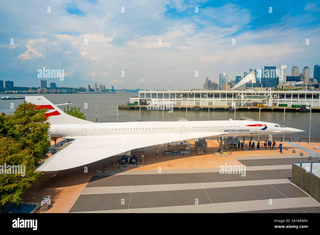 United States, New York State, New York City, Manhattan, Intrepid Air ...