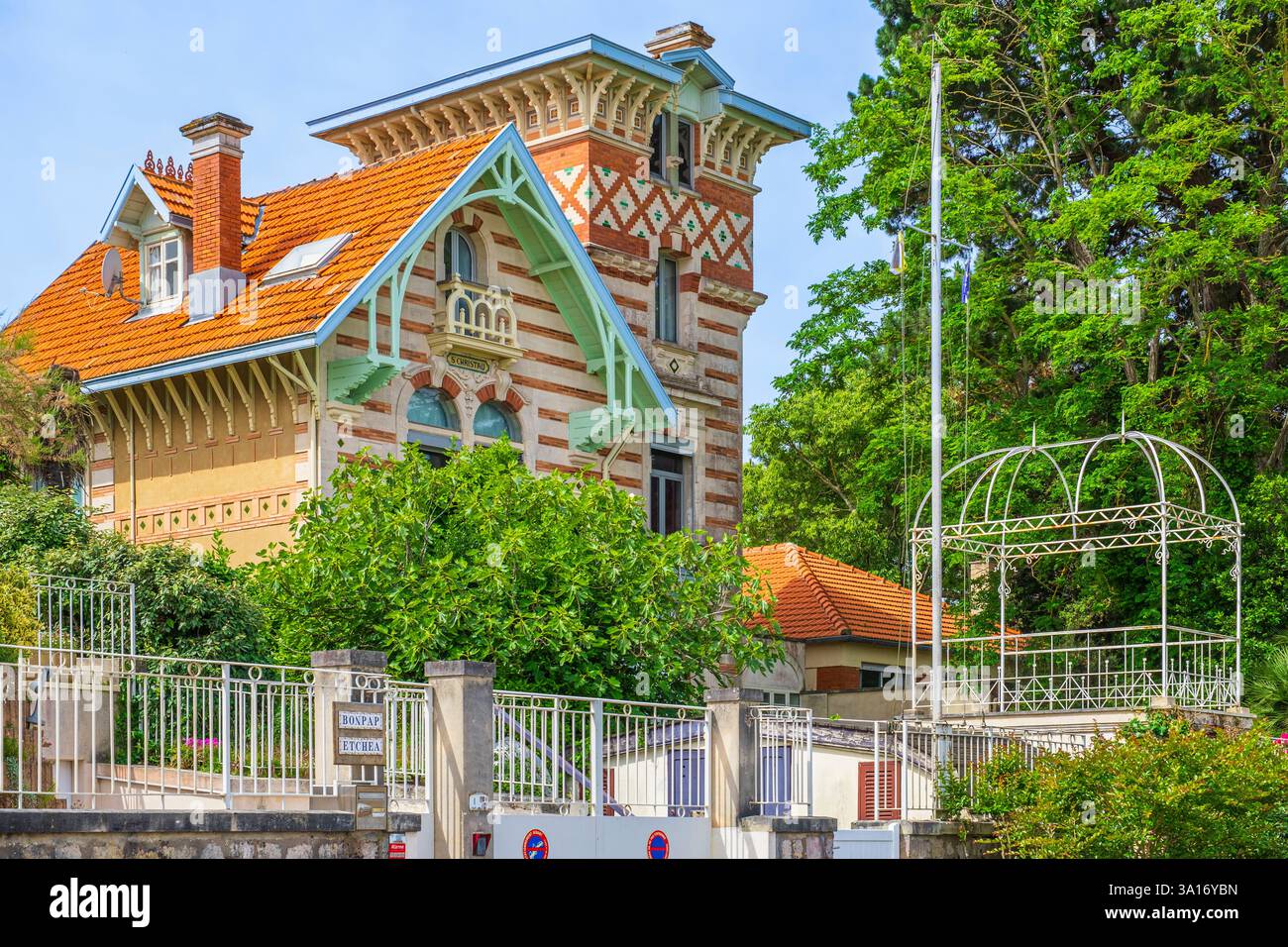 France, Gironde, Arcachon, Tour du Bassin d'Arcachon, villa of the ...