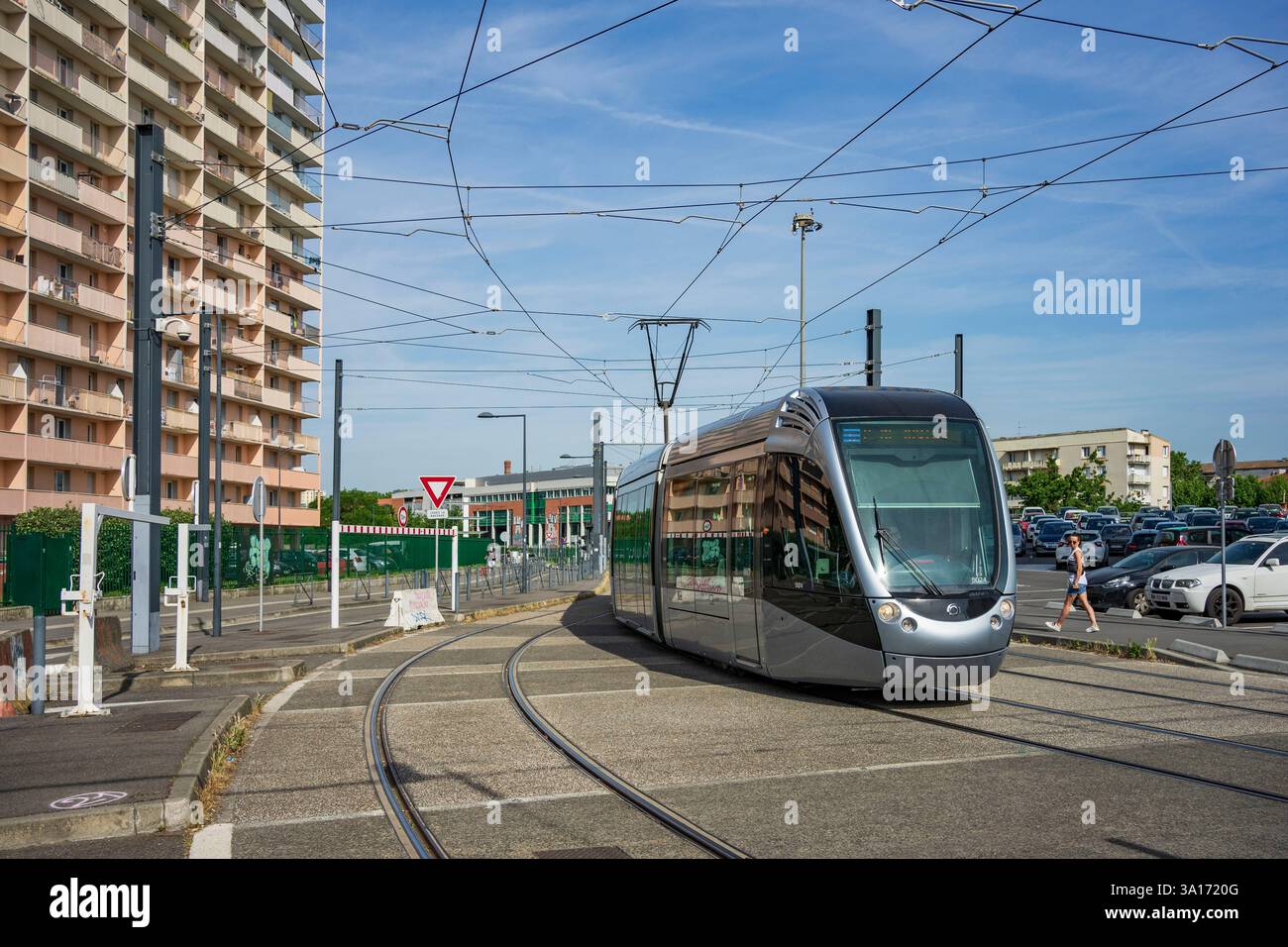France, Haute-Garonne, Toulouse, Quartier des Arènes, transport urbain ...