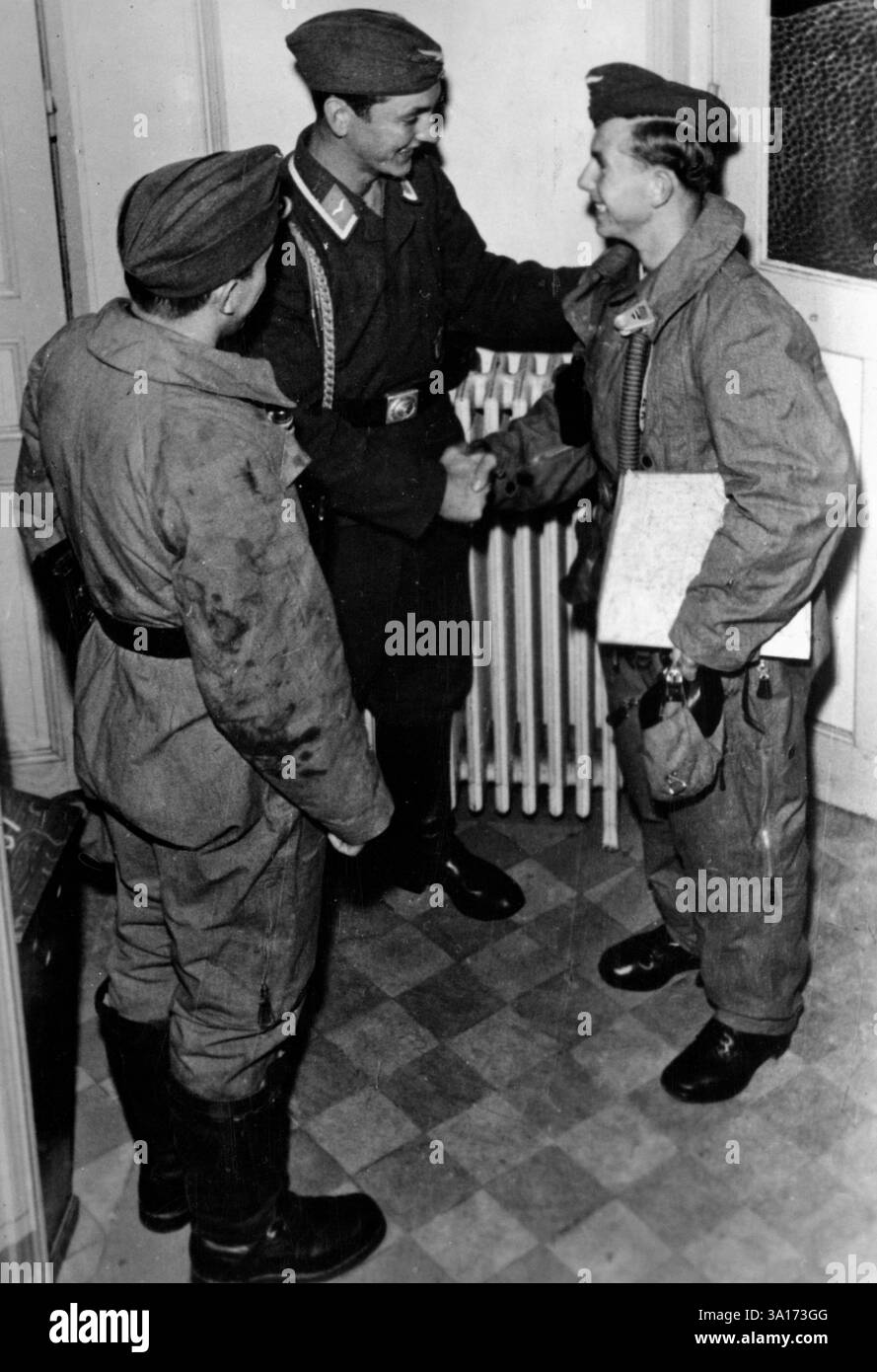 Luftwaffe bomber crew hi-res stock photography and images - Alamy