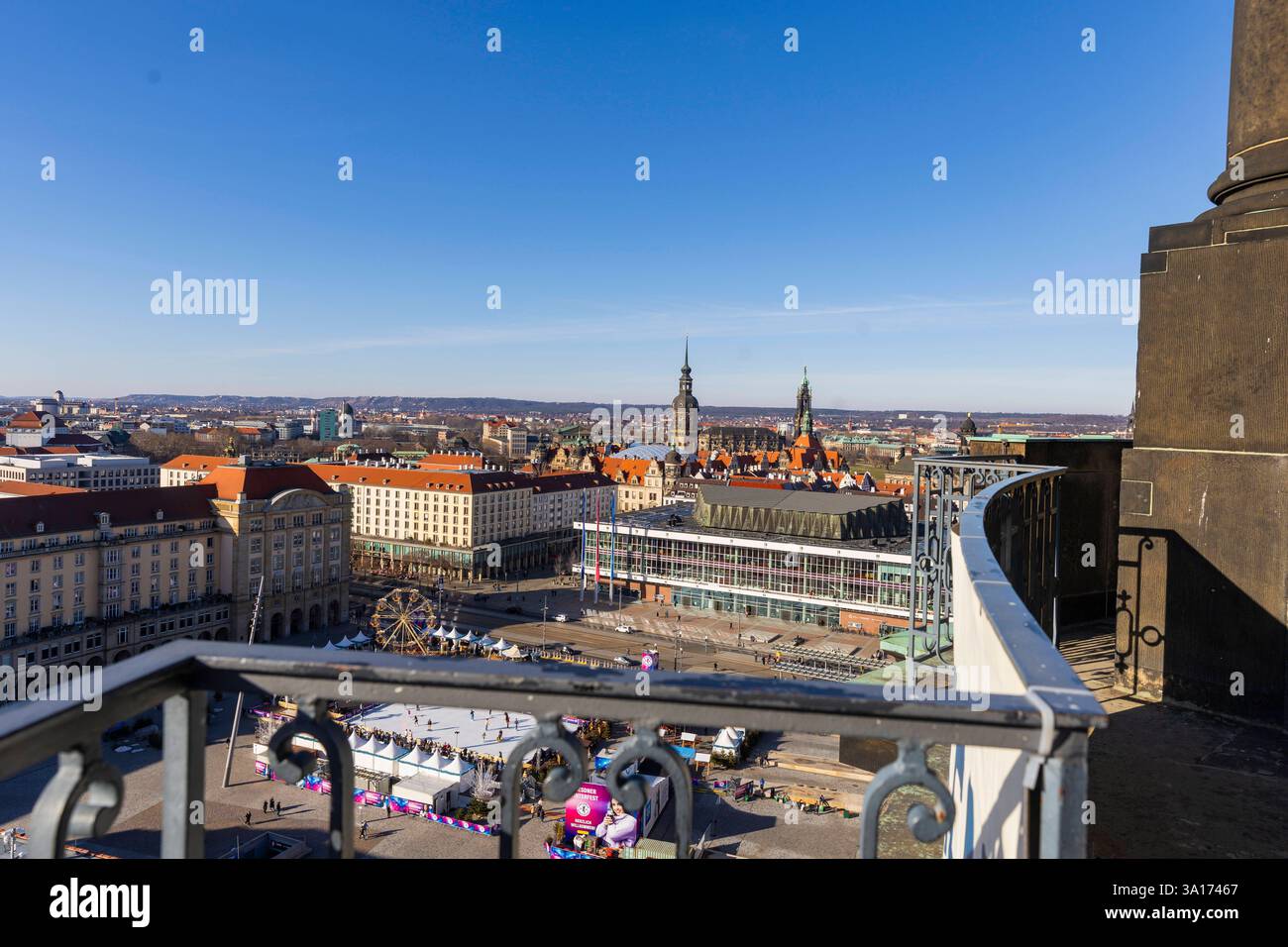 Dresden Altstadt Altmarkt, Winterfest, Kulturpalast und Residenzschloss ...
