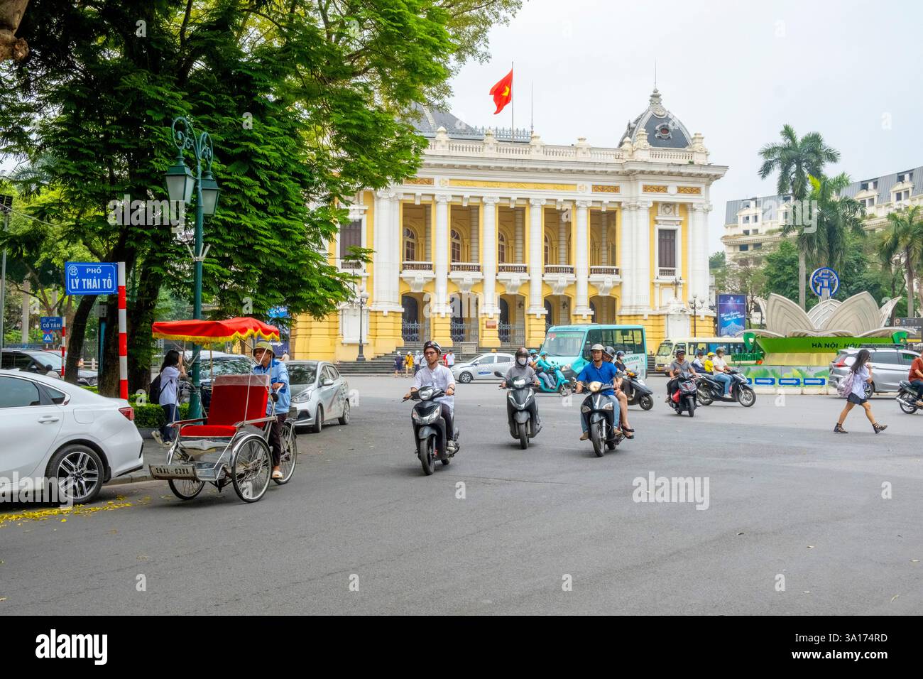 Vietnam, Hanoi, the former French colonial district, the Hanoi Opera ...