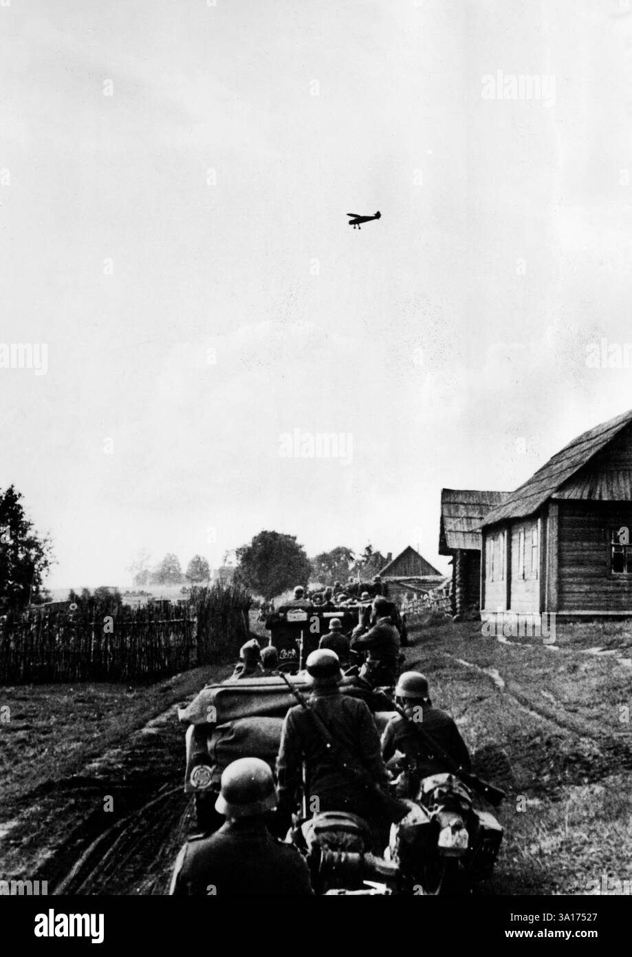 A Henschel Hs 126 reconnaissance aircraft above a column. photo: Rompel ...