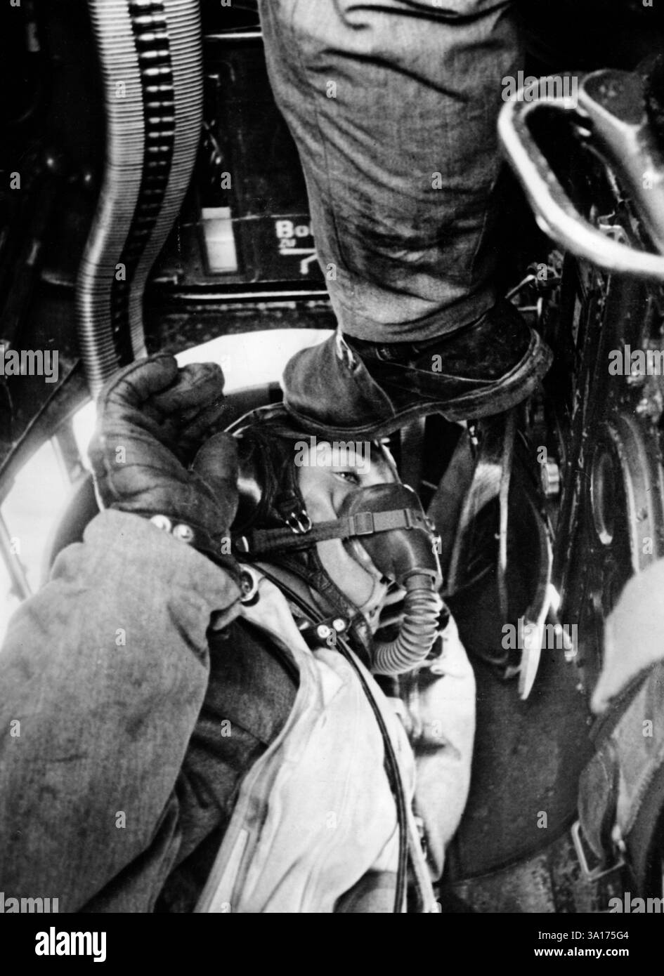 In a German Air Force long-range reconnaissance aircraft, the on-board ...