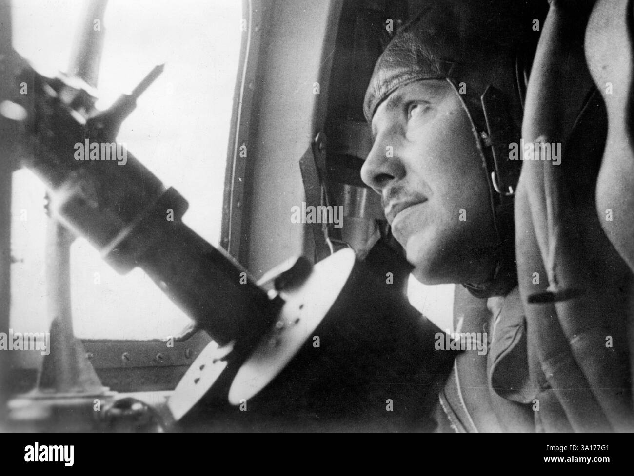 Gunner at the machine gun in a German fighter plane. Photo: Petertil ...