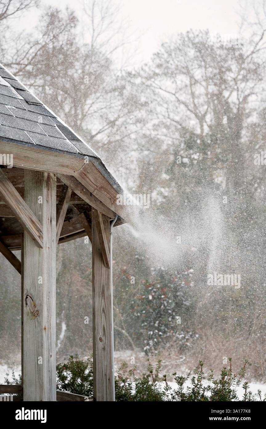 Windy snow storm effect hi-res stock photography and images - Alamy
