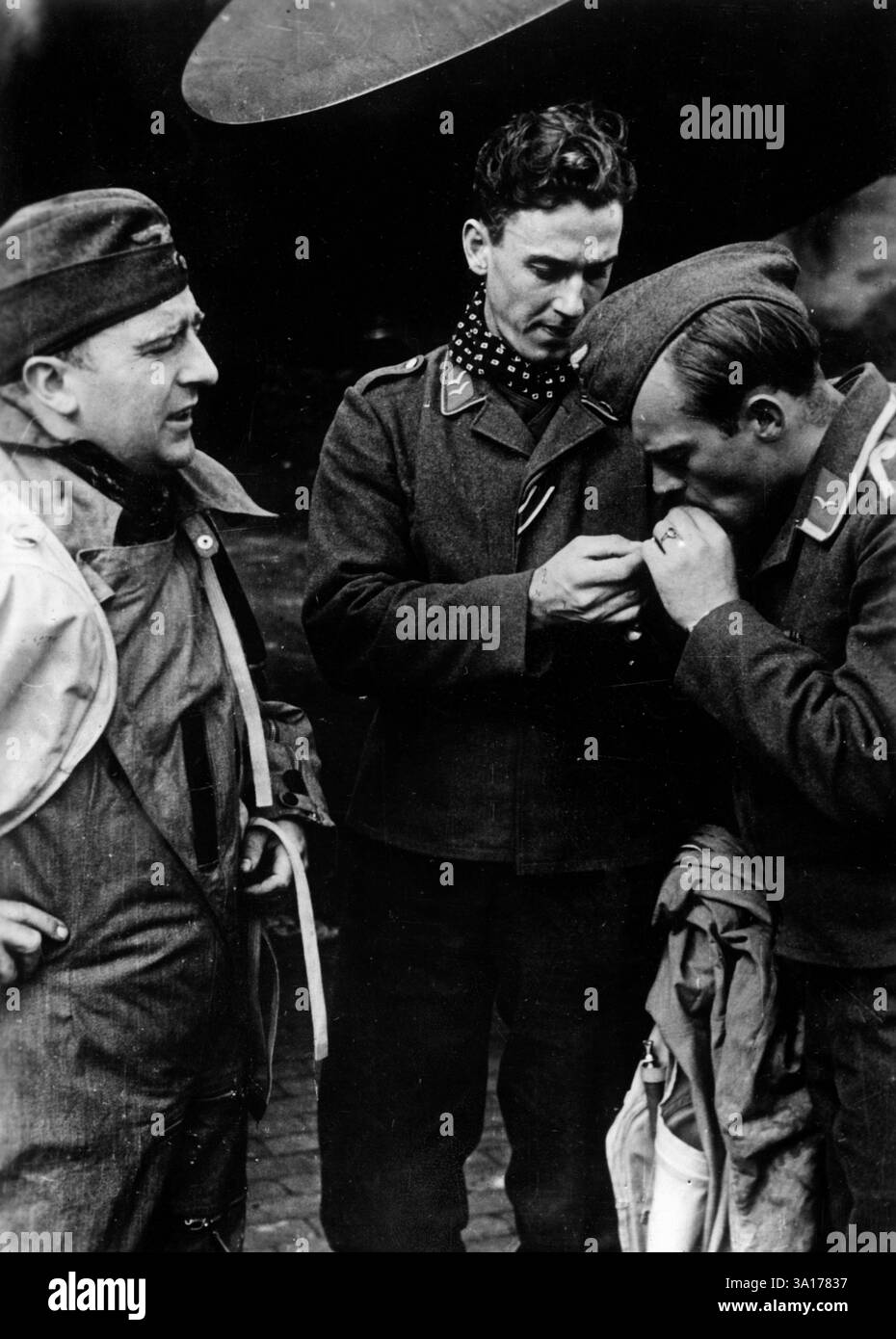 Luftwaffe bomber crew hi-res stock photography and images - Alamy