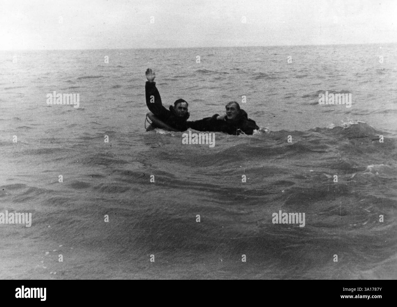 Battle of Britain: German aircrew drifting in the water after their ...