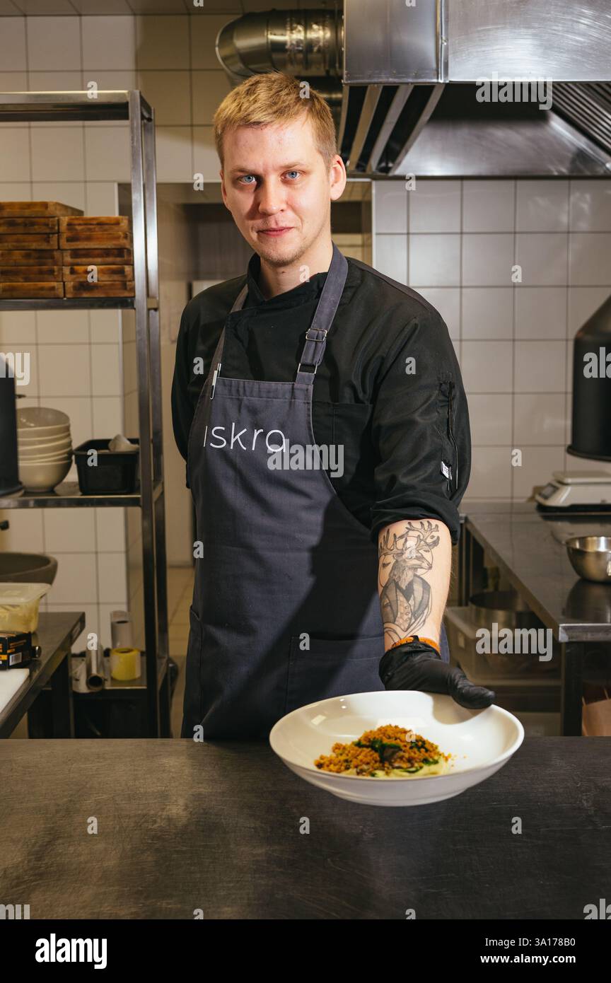 the chef gives the order Stock Photo - Alamy