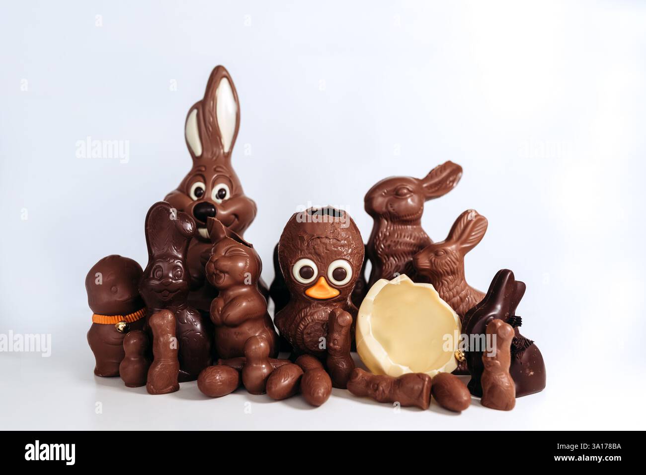 Easter chocolate eggs, bunnies and chickens Stock Photo - Alamy