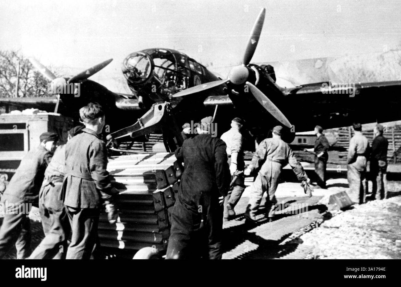 Luftwaffe bomber crew hi-res stock photography and images - Alamy