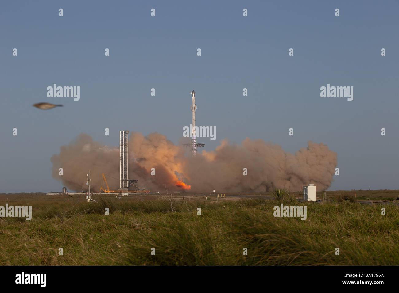 Boca Chica, USA. 06th Mar, 2025. On a clear late afternoon SpaceX ...