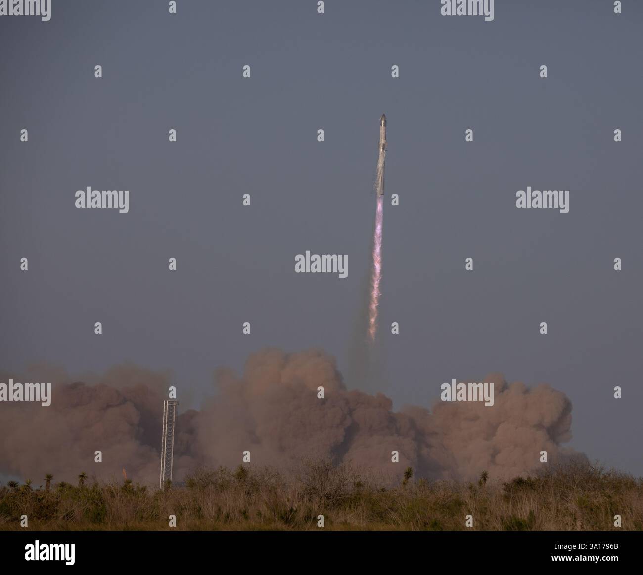 Boca Chica, USA. 06th Mar, 2025. On a clear late afternoon SpaceX ...