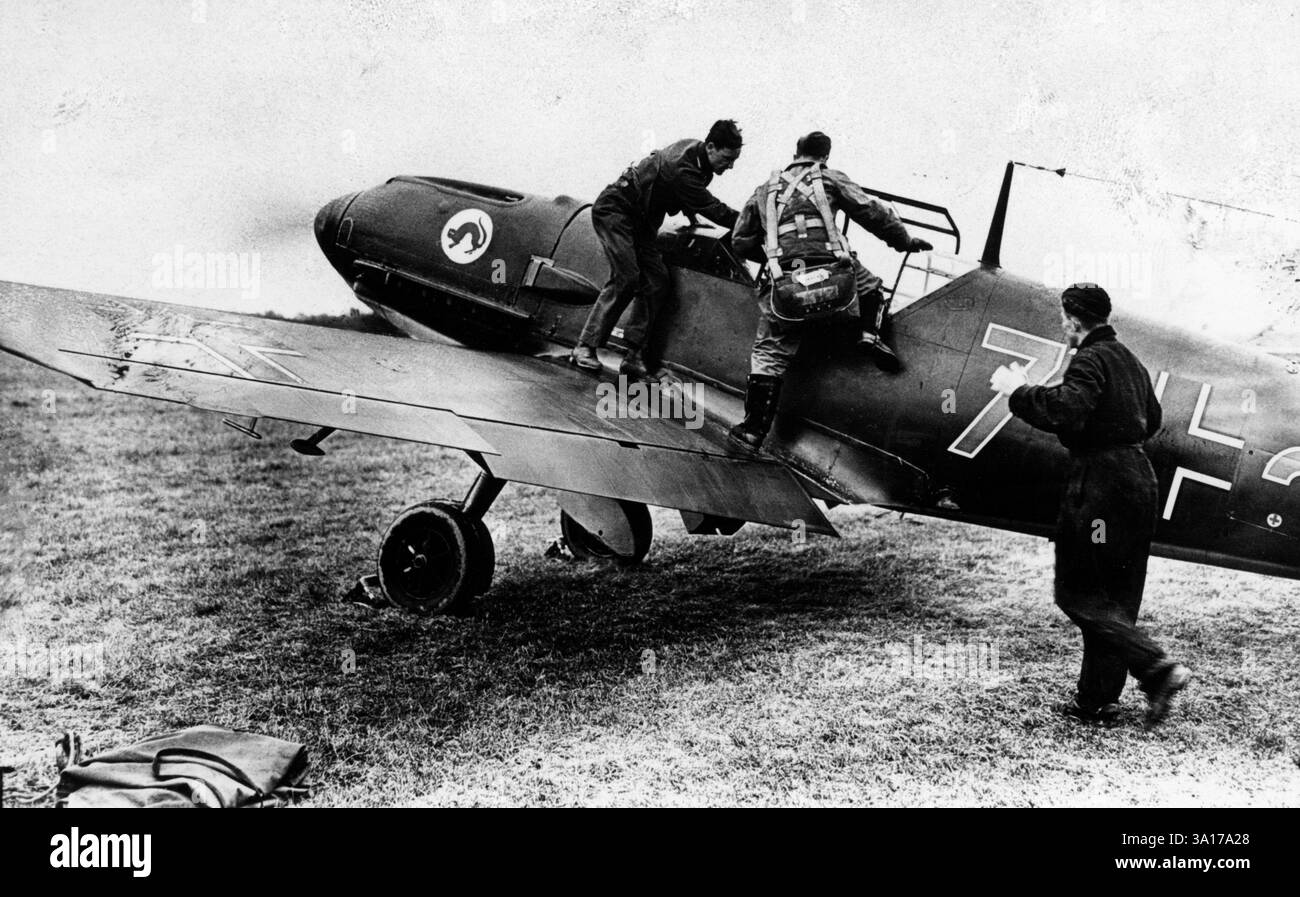 The pilot of an aircraft of the 8th / Jagdgeschwader 51 (Fighter Wing ...