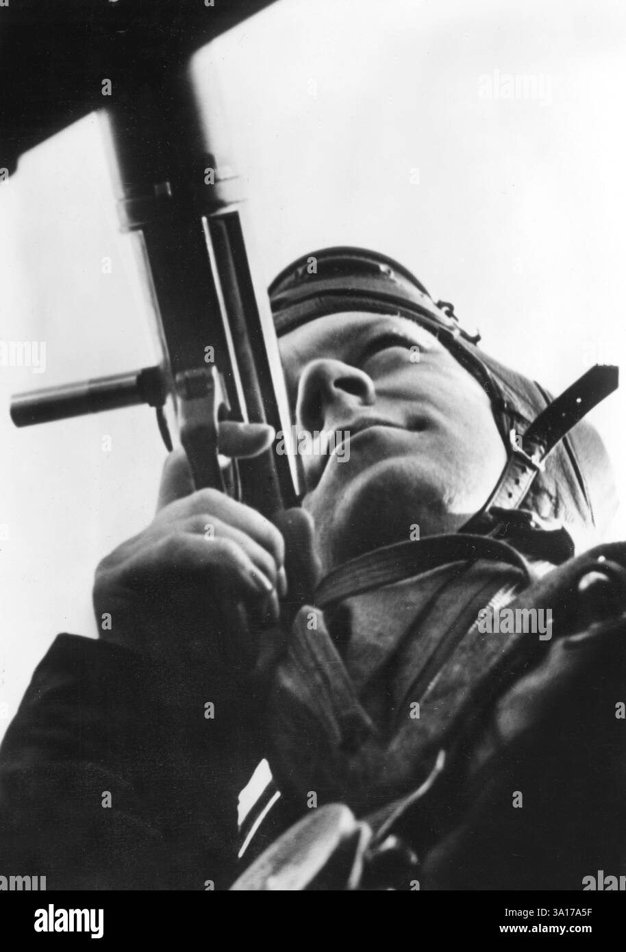 Radio operator of a fighter plane. Photo: Stempka [automated ...