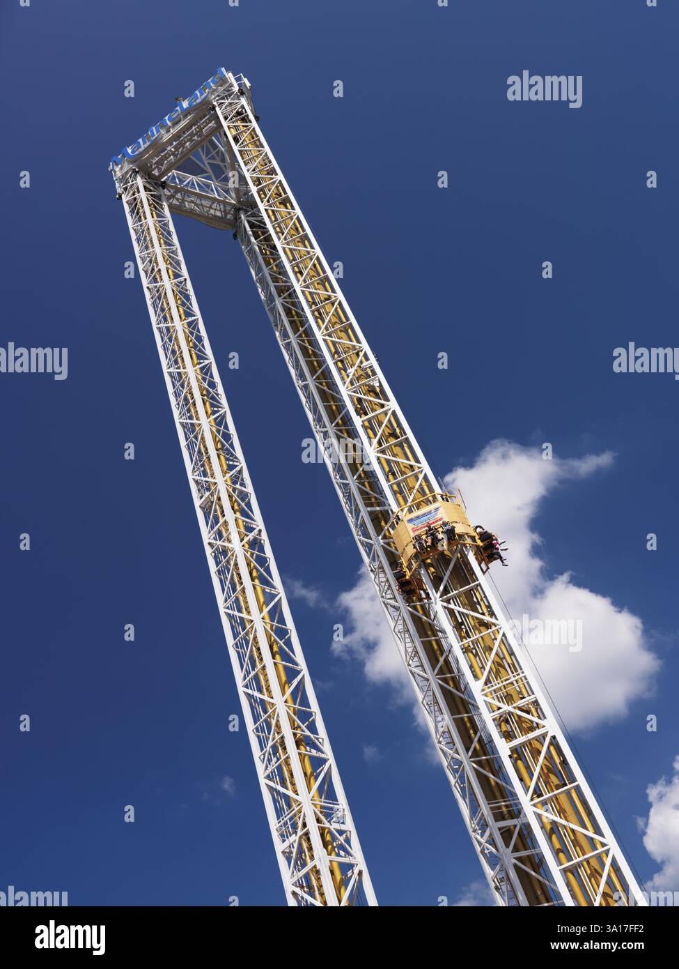 Sky Screamer drop tower thrill ride at Marineland theme park, Niagara ...
