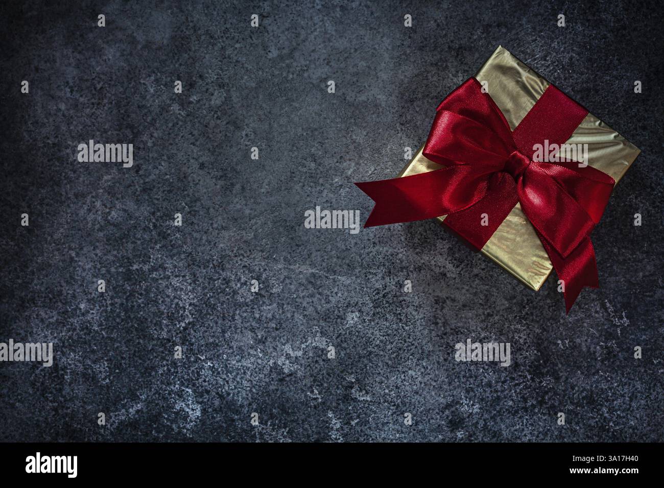Gold text box hi-res stock photography and images - Alamy