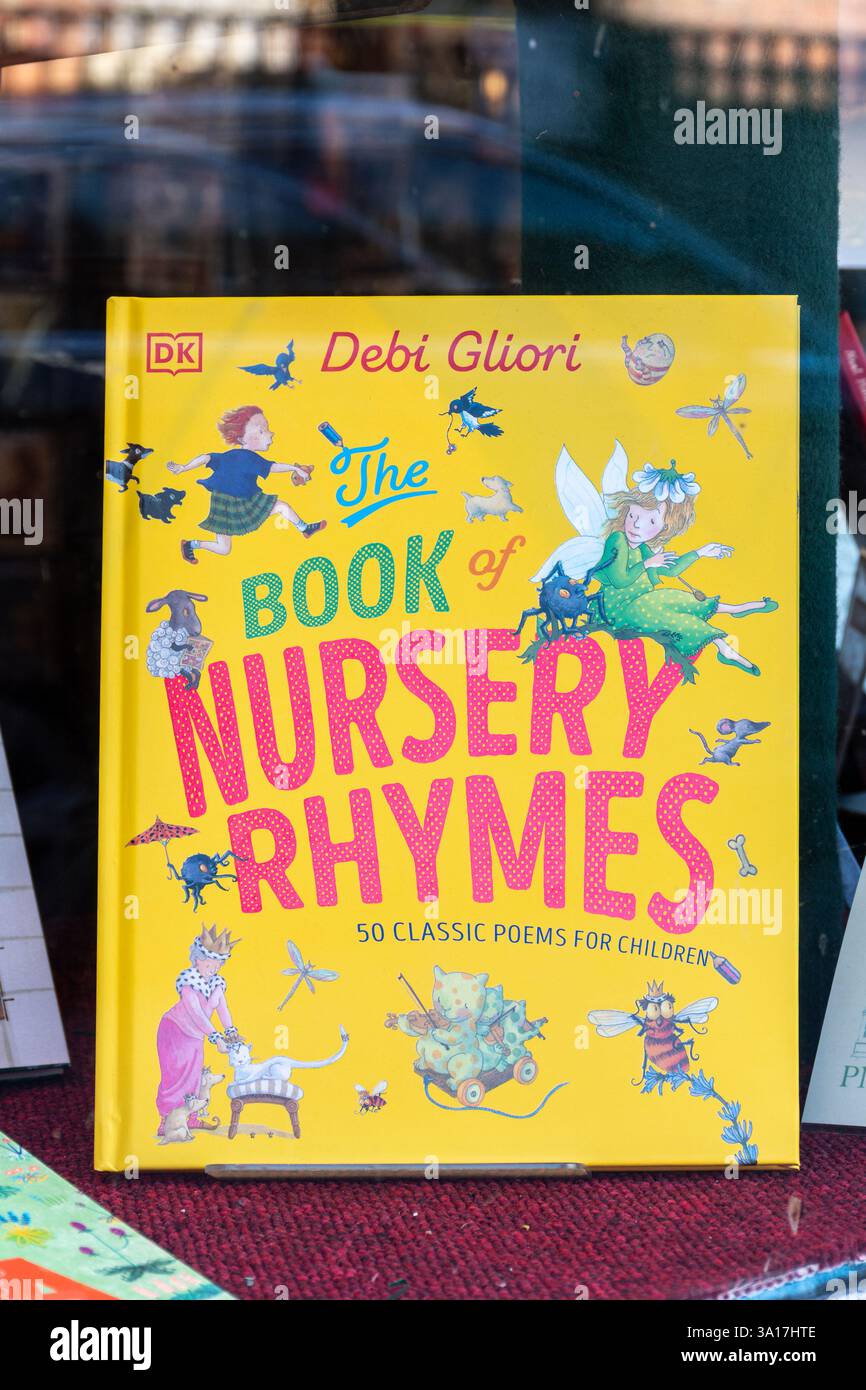 50 classic poems for children hi-res stock photography and images - Alamy