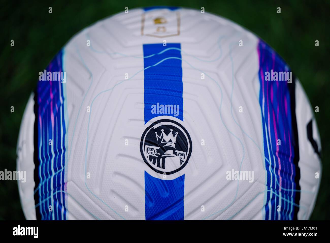 Premier league ball 2025 hi-res stock photography and images - Alamy