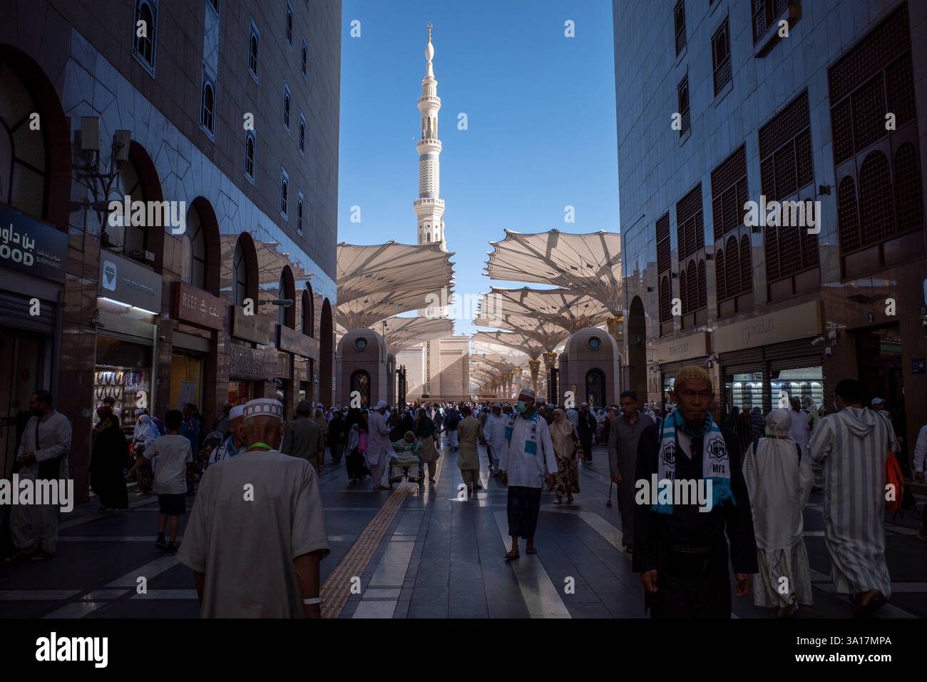 Medina, Saudi Arabia - July 2, 2024: Hajj and Umrah pilgrims walking in ...