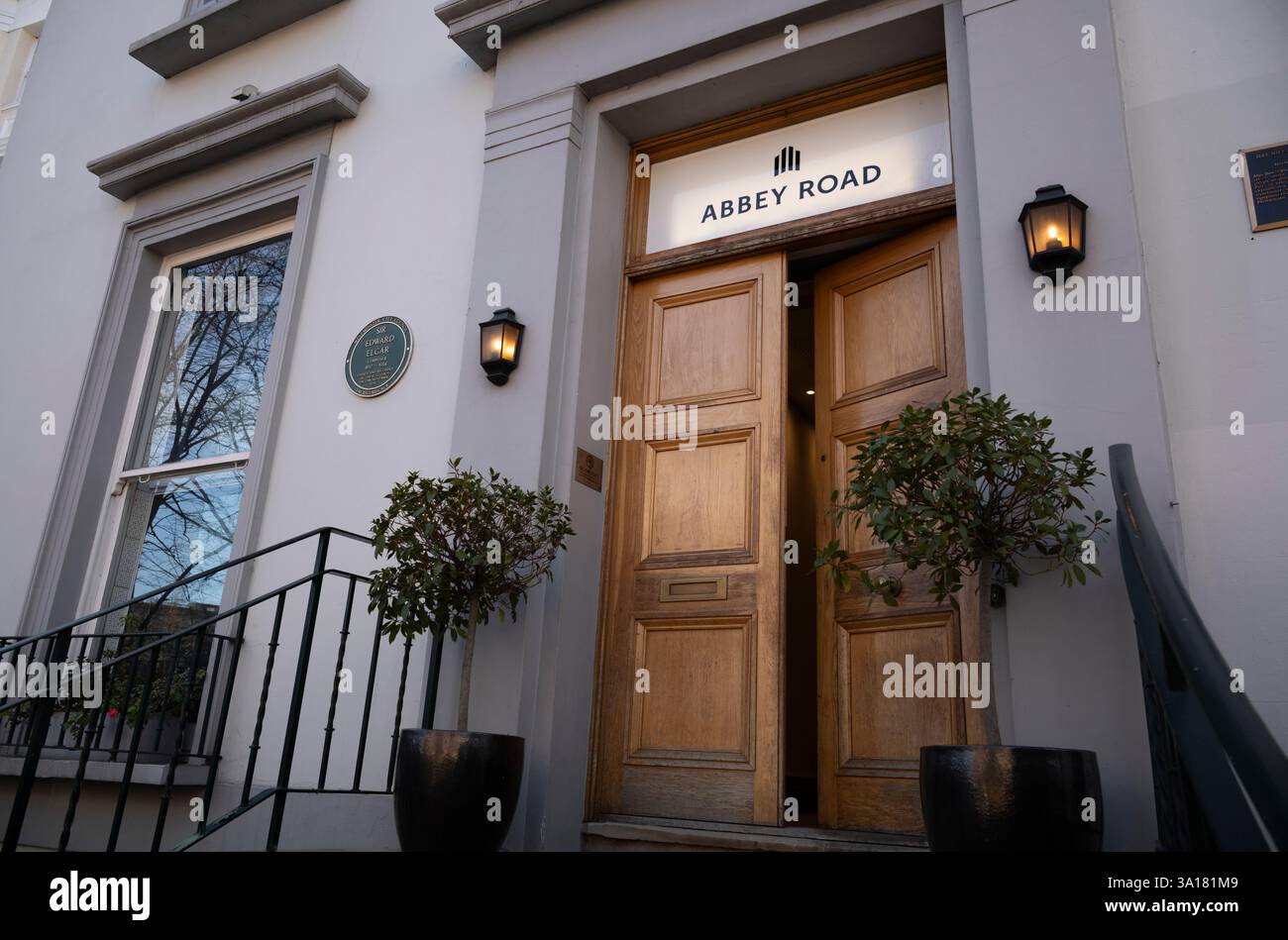 Worlds first and most iconic recording studio hi-res stock photography ...