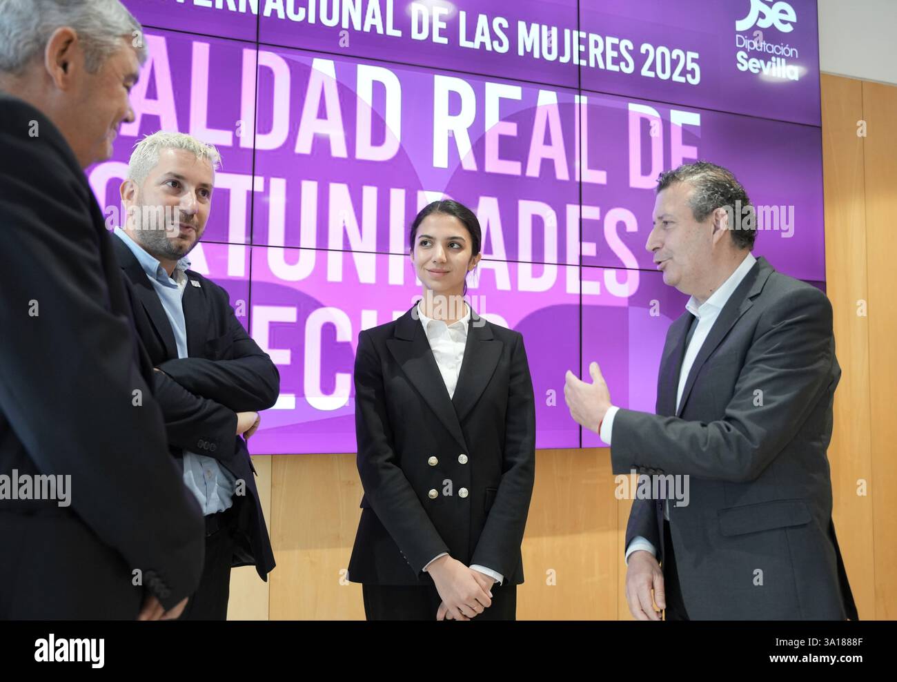 The president of the Diputación de Sevilla, Javier Fernández (r) and ...