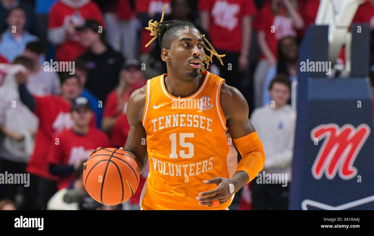Tennessee guard Jahmai Mashack (15) dribbles upcourt during the second ...