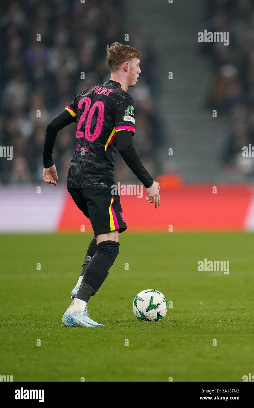Chelsea FC forward Cole Palmer (20) on the ball during the FC ...