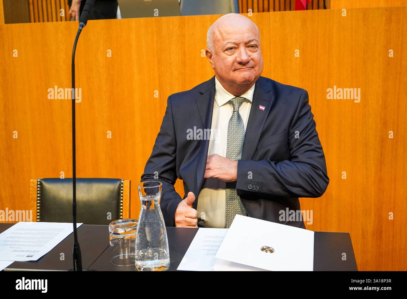 Wien, Europa, 7. März 2025, Nationalratssitzung - neue Bundesregierung Österreich stellt sich ...