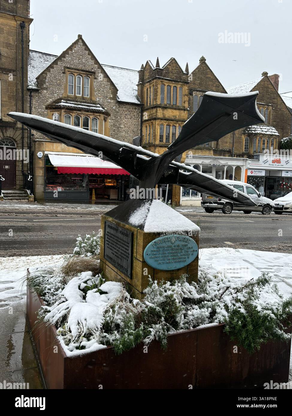Snowing in Chard on Fore Street first winter snow on Stringfellows ...
