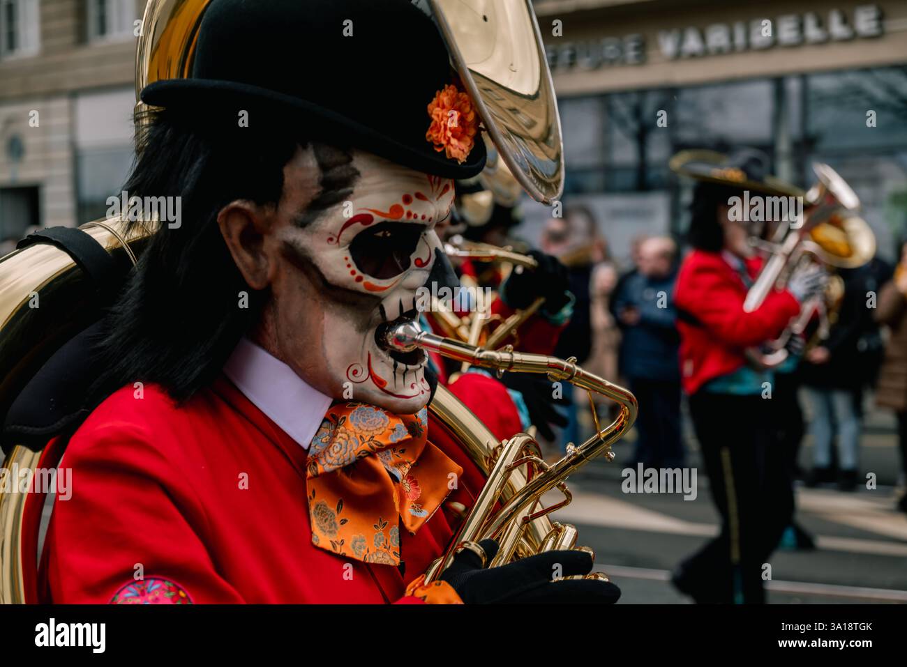 Basler Fasnacht parade (Cortege) with groups in full costume Stock ...