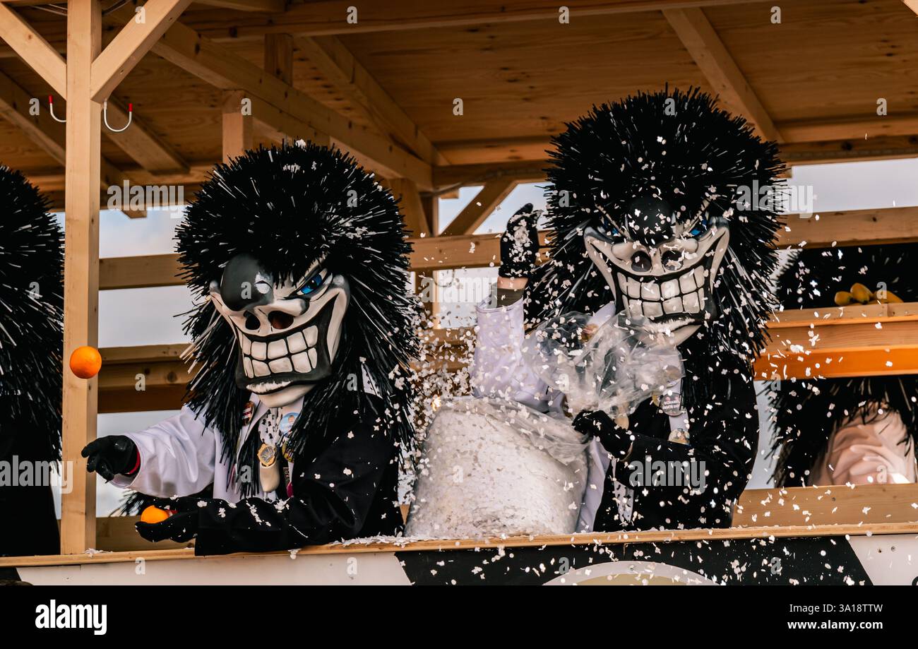 Basler Fasnacht parade (Cortege) with groups in full costume Stock ...