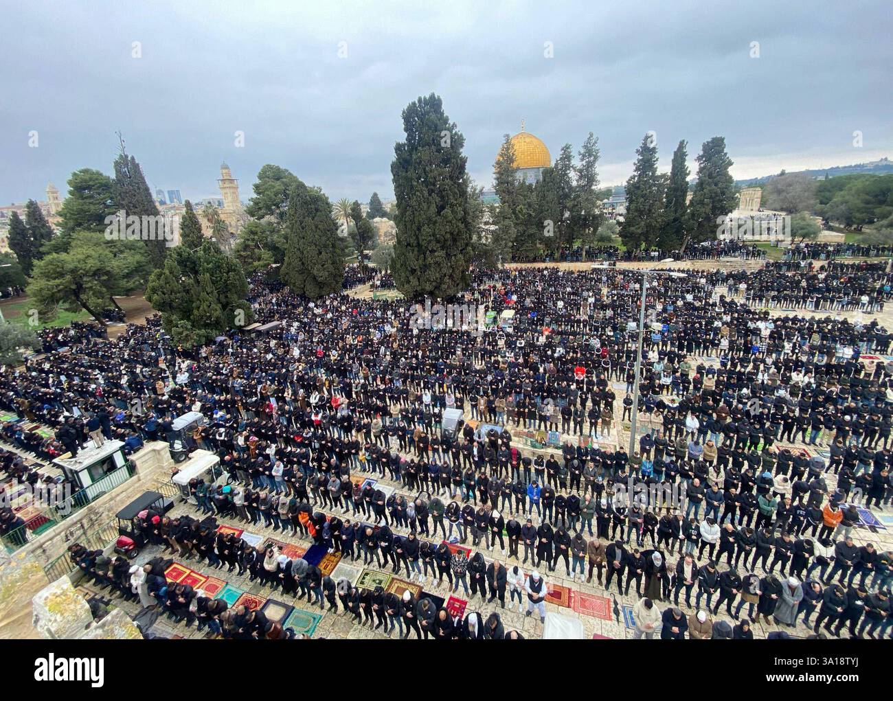 Thousands of Palestinian worshipers gather to perform the first Friday ...