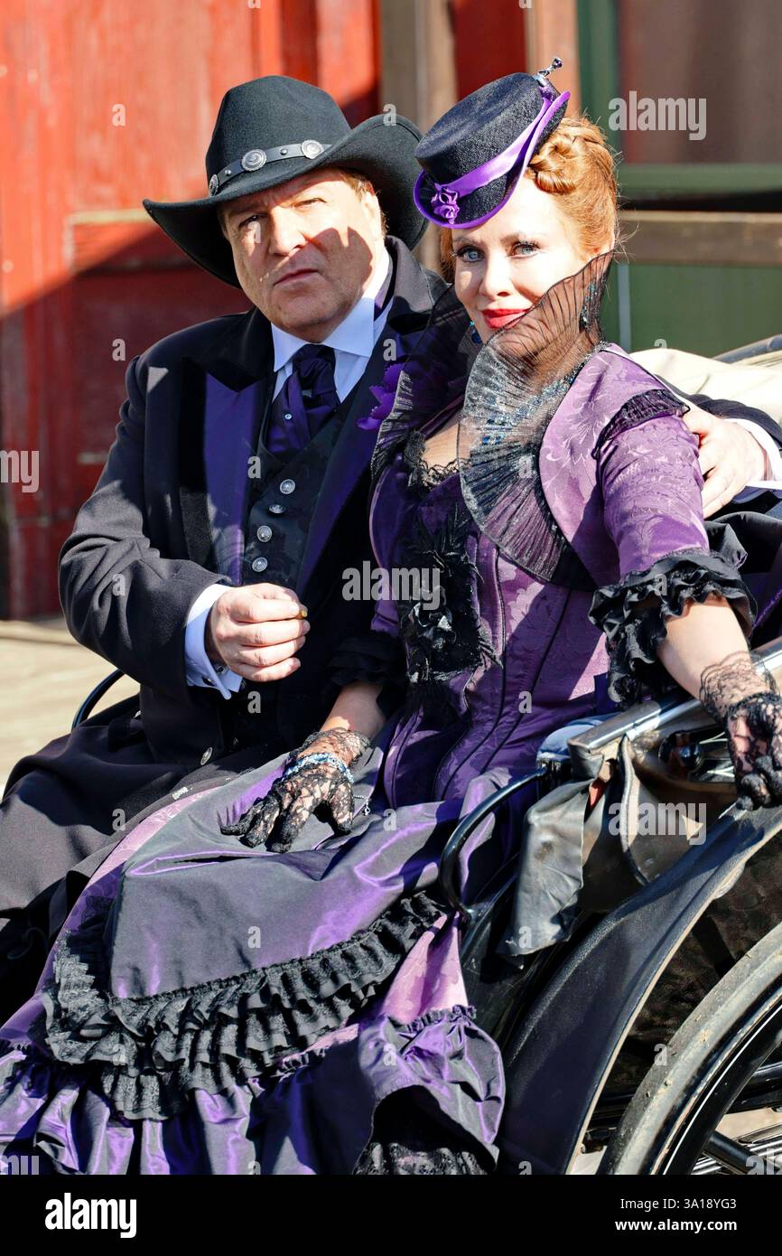 Sonja Kirchberger und Francis Fulton-Smith die Schauspieler in der ...