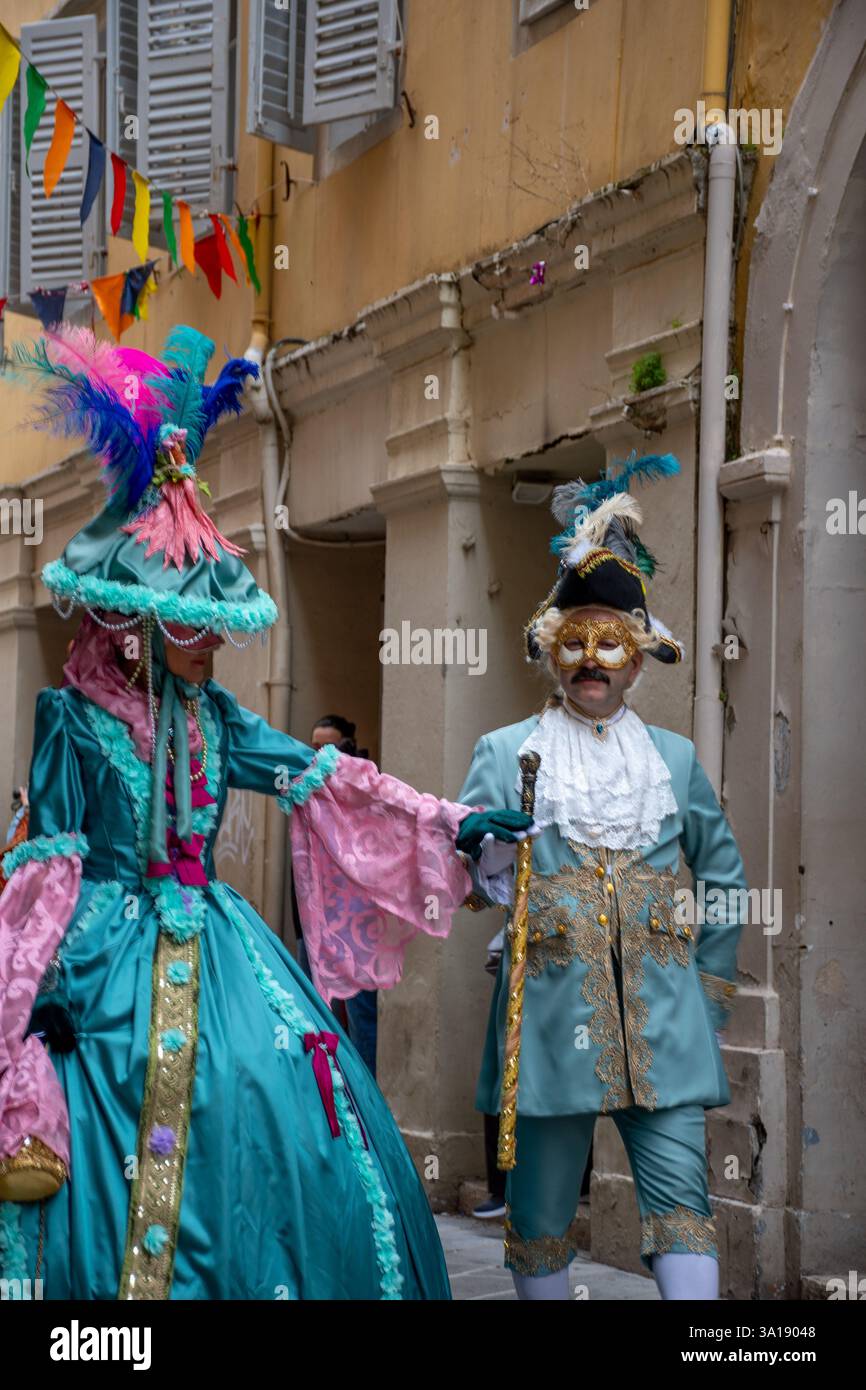 People dressed in elaborate hi-res stock photography and images - Alamy