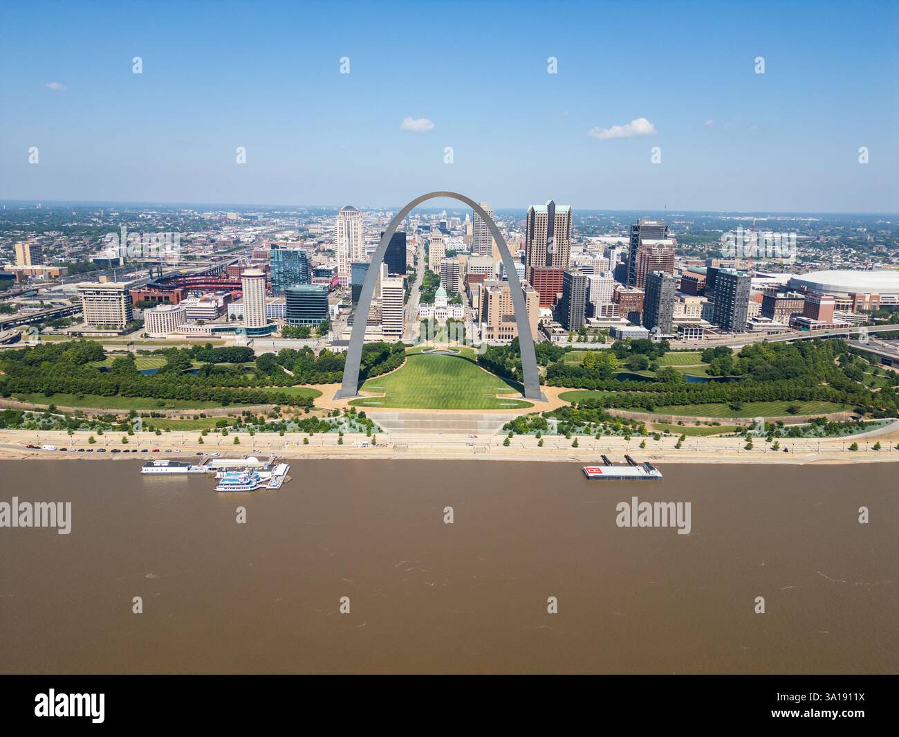 The Gateway Arch, downtown St Louis, MO, USA Stock Photo - Alamy