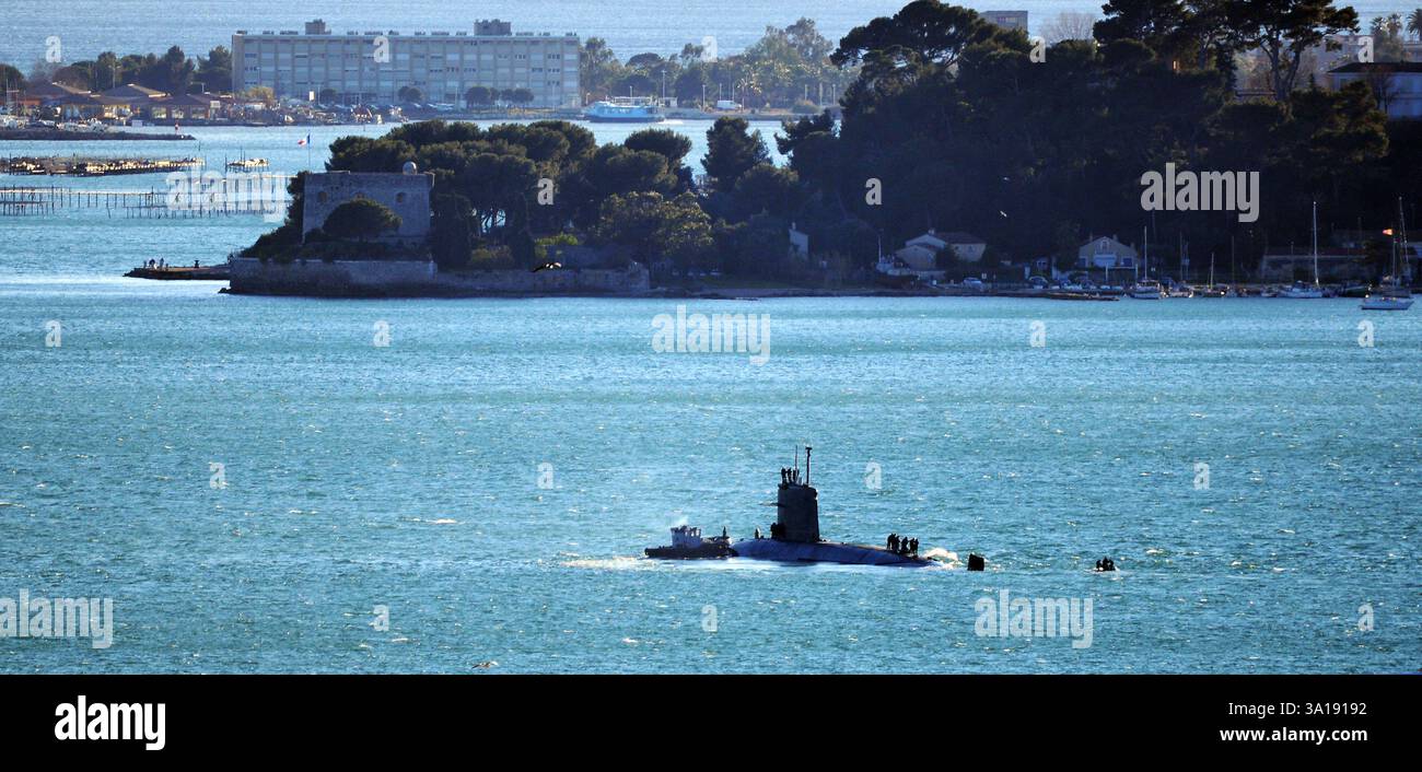 French navy submarine in Toulon Harbor Stock Photo - Alamy