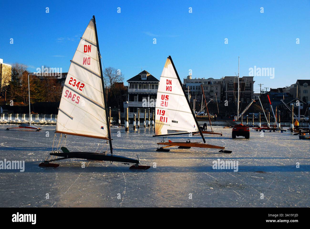 Tourist sail in yachts on hi-res stock photography and images - Alamy