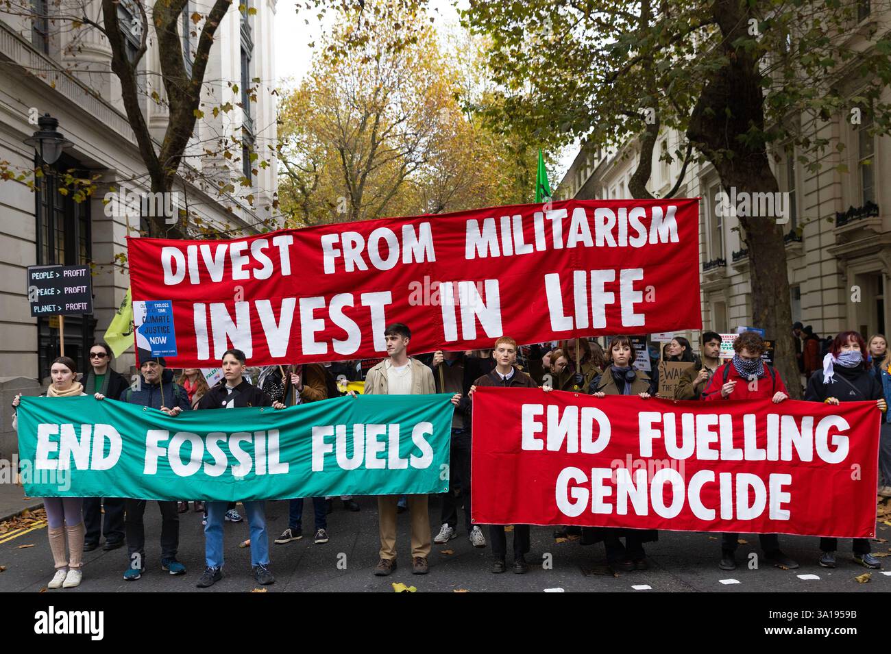 Protesters gather and march during their March for Global Climate ...