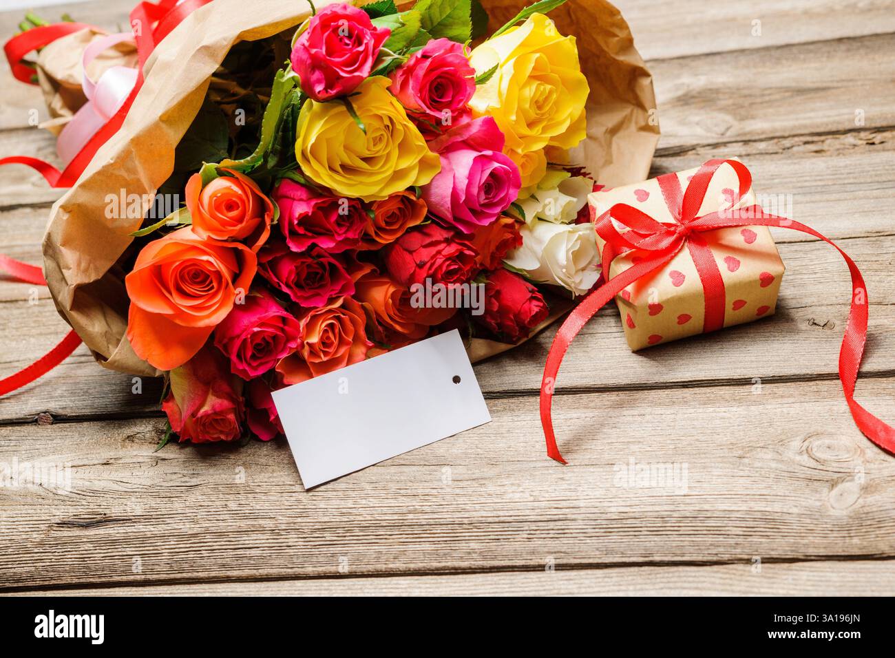 Bunch roses gift box hi-res stock photography and images - Alamy