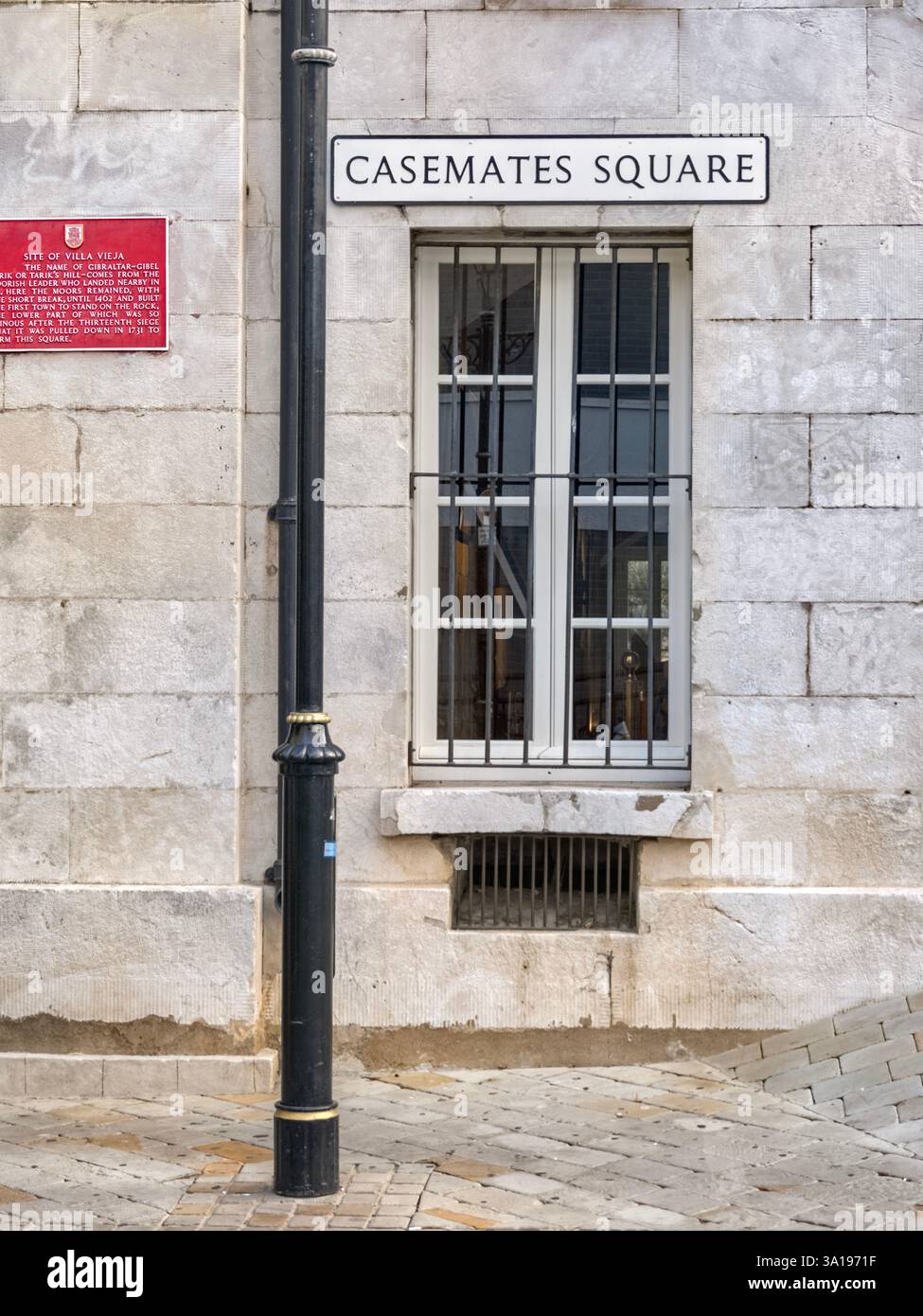 Square without people hi-res stock photography and images - Alamy